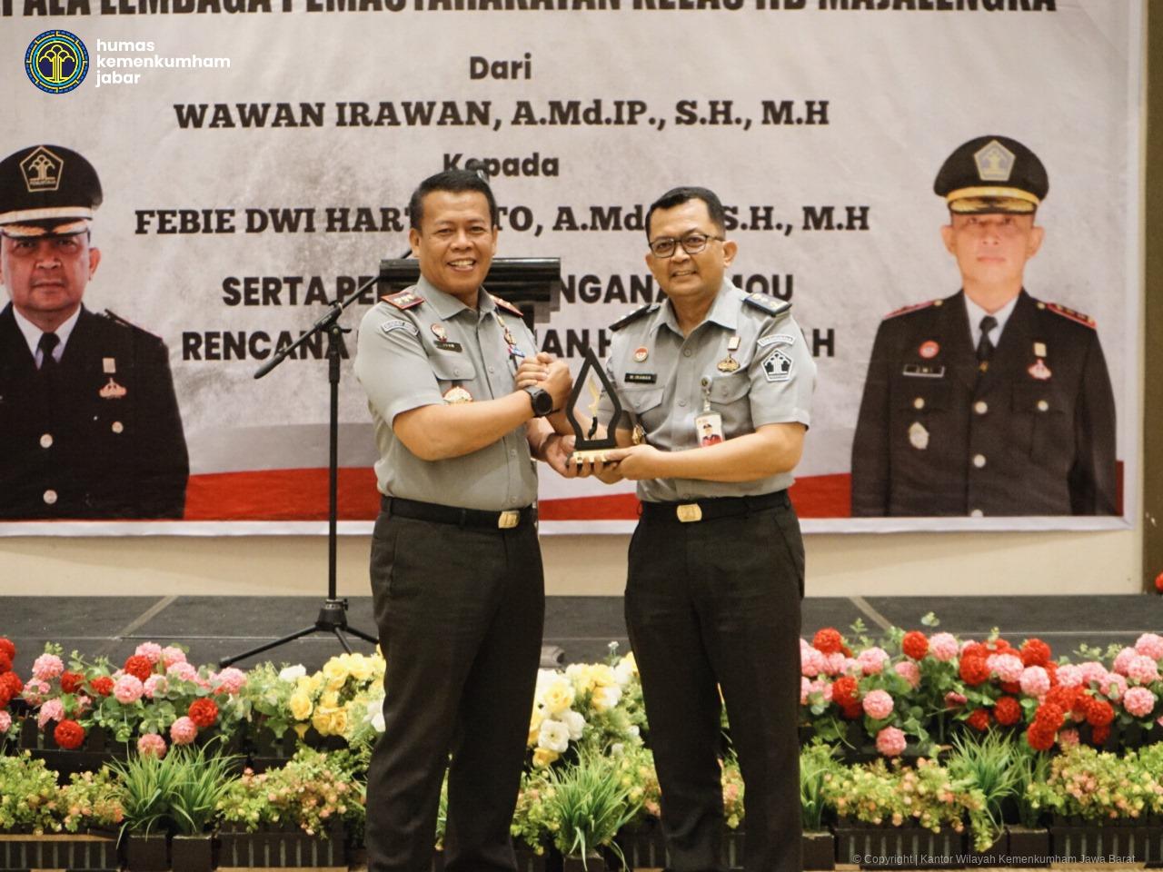 (Masjuno) Kakanwil Kemenkumham Jabar Hadiri Pisah Sambut Kalapas IIB Majalengka, Wawan Irawan ...