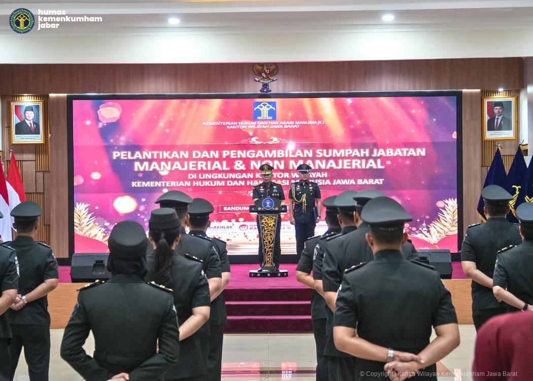 Pelantikan Pejabat di Kanwil Kemenkumham Jawa Barat: Mewujudkan Birokrasi BerAKHLAK dan ...