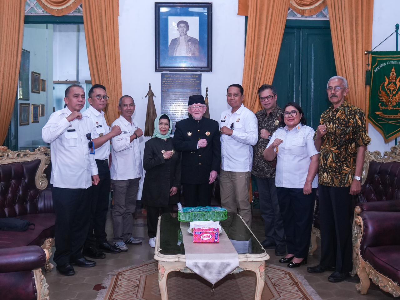 Selamatkan Warisan Leluhur, Kanwil Kemenkum Jabar Serahkan Sertifikat ...